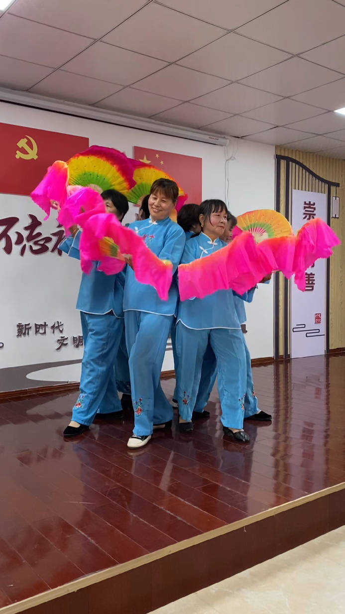 嘉礼堂拍客秀粽叶飘香迎端午·浓情邻里颂党恩曹桥严家门村