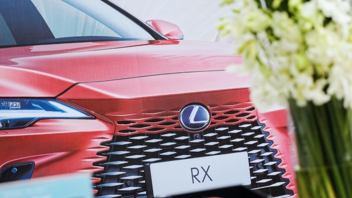 LEXUS雷克萨斯全新RX RZ杭州上市 36.99万元起售
