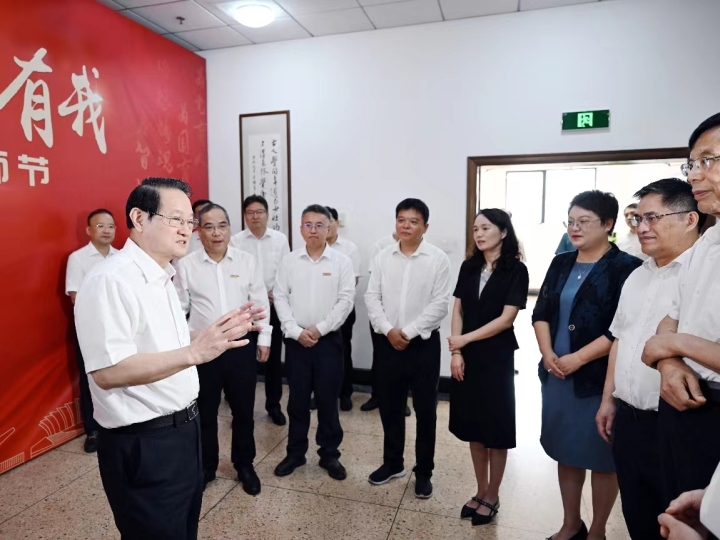 易炼红在杭调研教育科技人才强省建设工作并看望慰问教师:营造更加浓厚的尊师重教风尚 为深入实施 八八战略”打造 重要窗口”培育更多栋梁之材